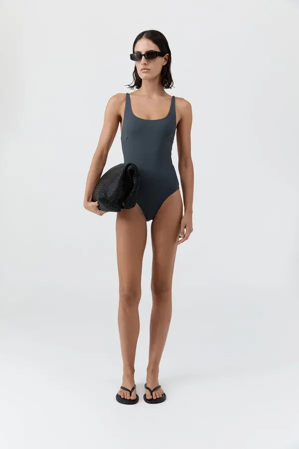 ST AGNI Slim Scoop One Piece