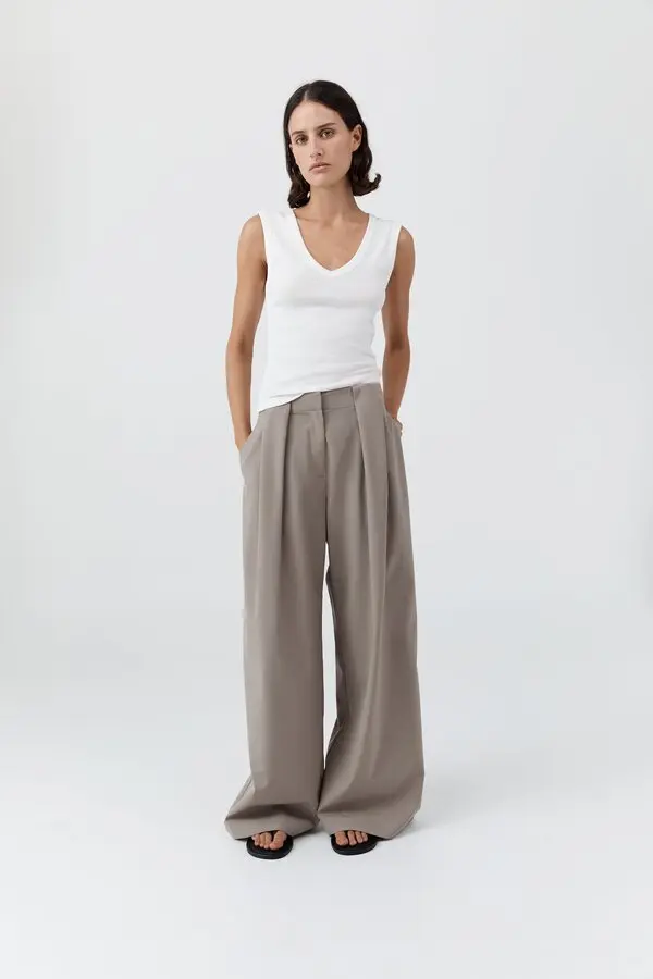 ST. AGNI Organic Cotton 90s Top Sleeveless V-neck - White