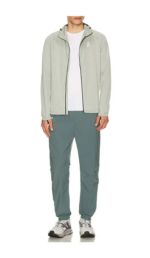 On Core Pants In Green - Olive