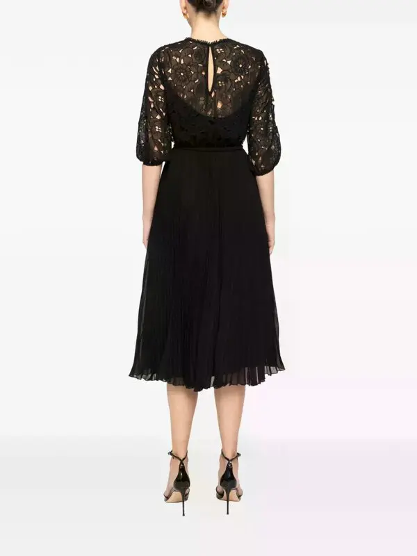 NISSA Round-neck Pleated Midi Dress
