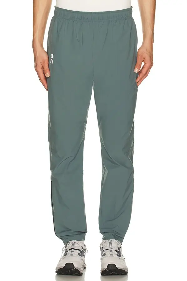 On Core Pants In Green - Olive