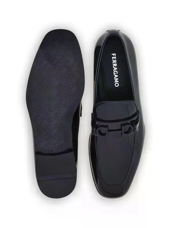 FERRAGAMO Gancini Loafers - Black