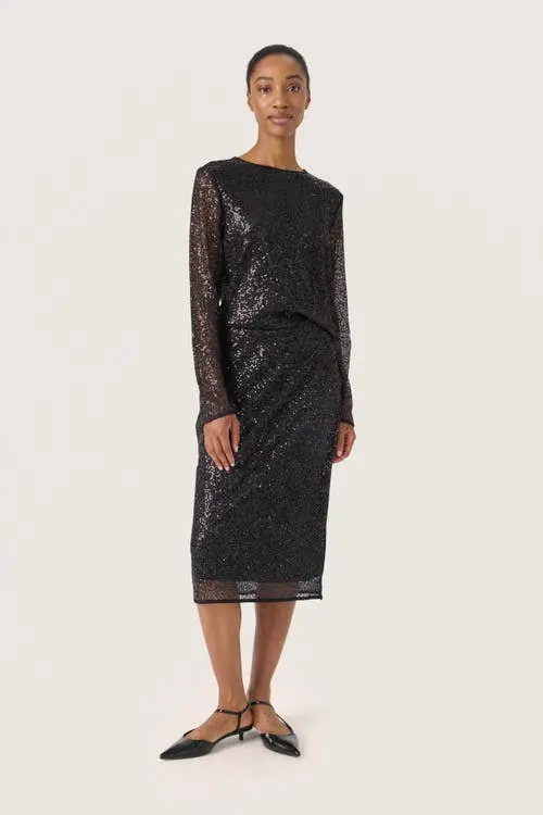 SOAKED IN LUXURY Sladea Sequined Midi Skirt