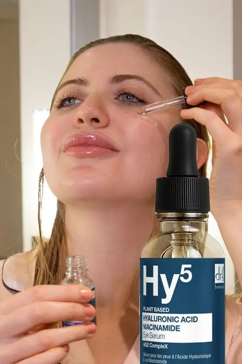 DR BOTANICALS Hyaluronic Acid 5% & Niacinamide 5% Eye Serum 15ml For Dryness