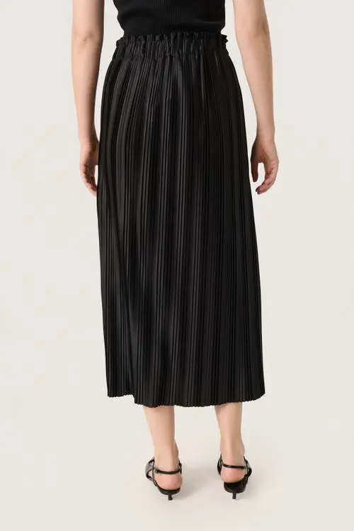 SOAKED IN LUXURY Sivone Pleated Maxi Skirt - Black