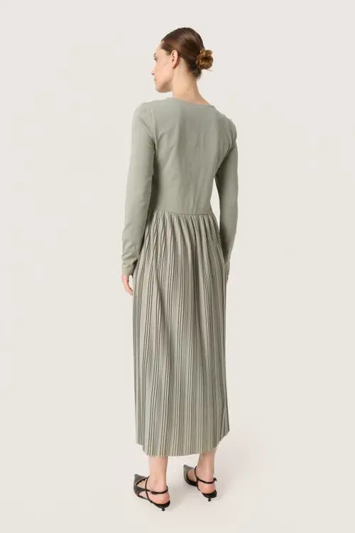 SOAKED IN LUXURY Simone Plisse Long Sleeve Maxi Dress - Shadow