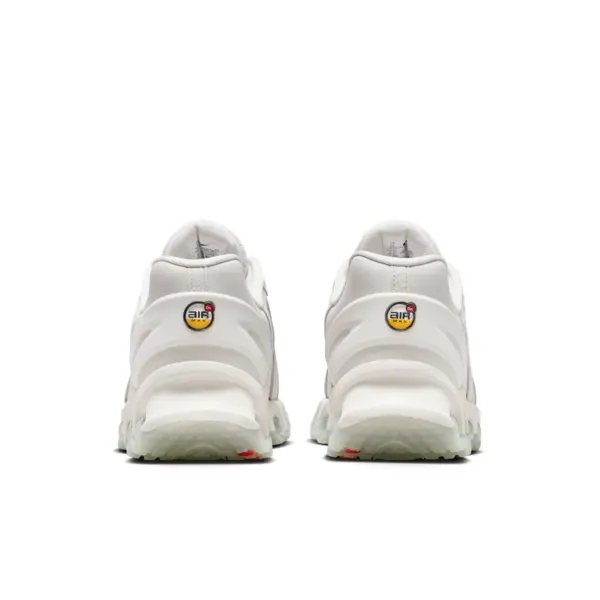 Nike Air Max Dn8 Leather Sneakers - Grey