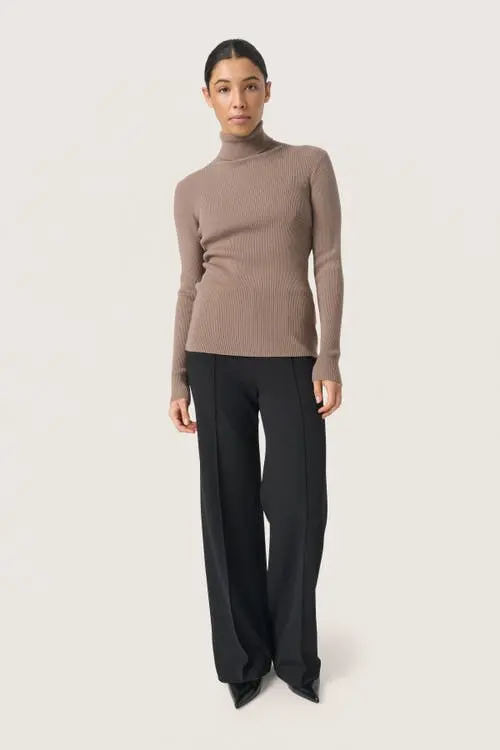 SOAKED IN LUXURY Slim-fit Rollneck Pullover - Walnut