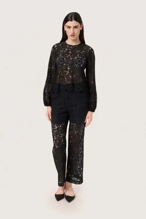 SOAKED IN LUXURY Slhanni Round Neck Lace Blouse
