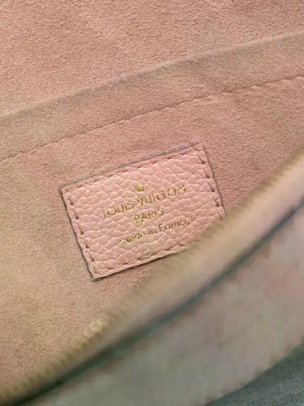 LOUIS VUITTON 2018 Monogram Daily Pouch - Brown
