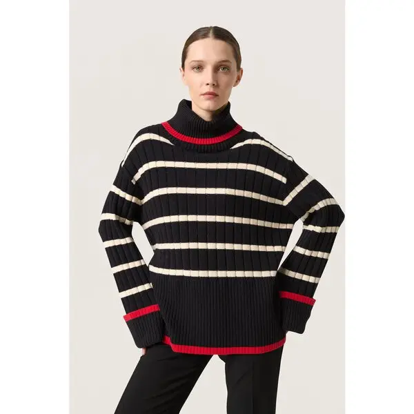 SOAKED IN LUXURY Slmusling Rollneck Rib Knit Pullover