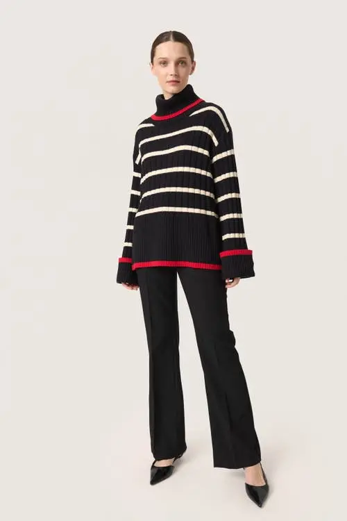 SOAKED IN LUXURY Slmusling Rollneck Rib Knit Pullover