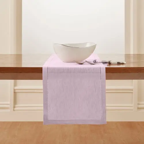 SOLINO HOME Linen Table Runner For Dining Table - Bubblegum Pink