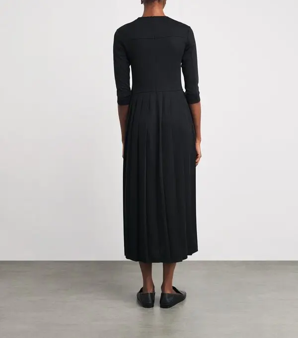 theory pleated dress Women's Crew SL Pleat Dress, Black, P at Amazon Women's Clothing store layered for a refined one Theory Pleated Lace Halter Midi