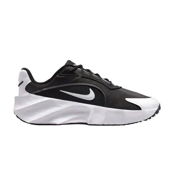 Nike Aura Edge Sneakers