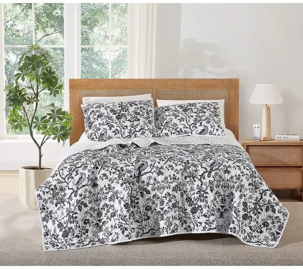 BROOKLYN LOOM Ava Floral King 3 Piece Quilt Set - One-color