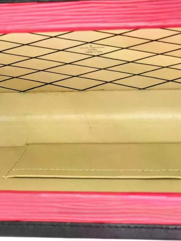 LOUIS VUITTON Petite Malle Clutch - Pink