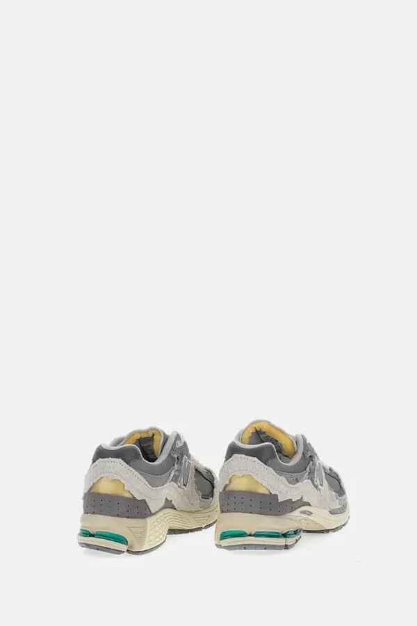 NEW BALANCE Protected M2002 Sneakers - Grey