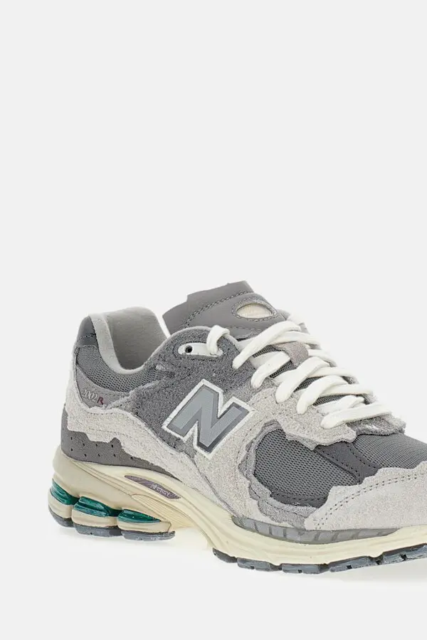 NEW BALANCE Protected M2002 Sneakers - Grey