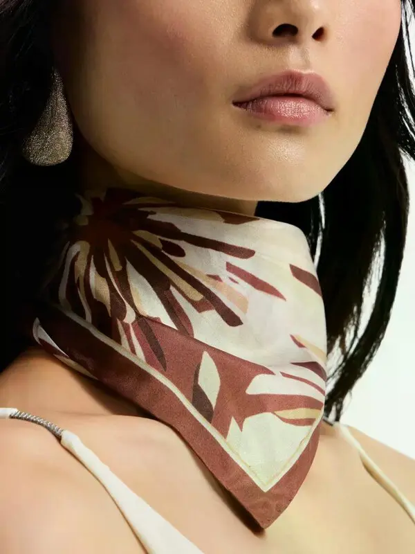 Brunello Cucinelli Bloom Print Pongee Scarf - Brown