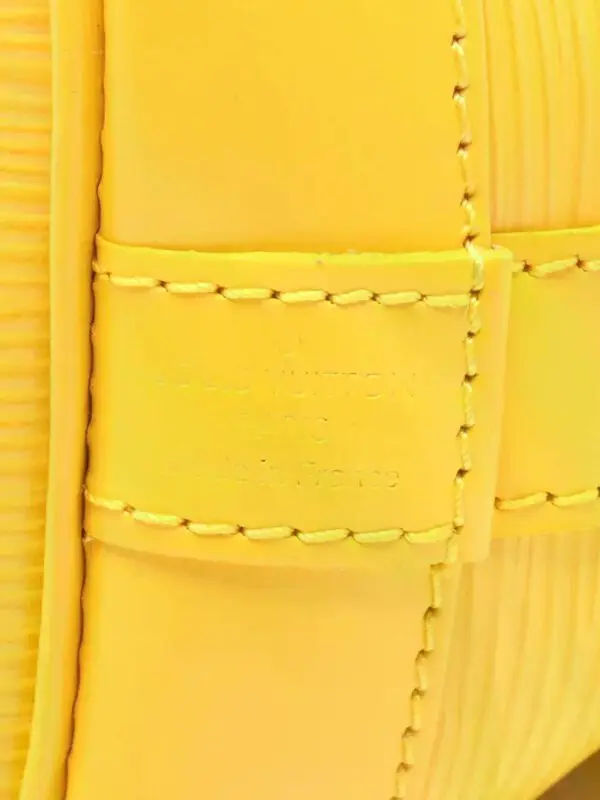 LOUIS VUITTON 2013 Epi Noe Bb Bucket Bag - Yellow
