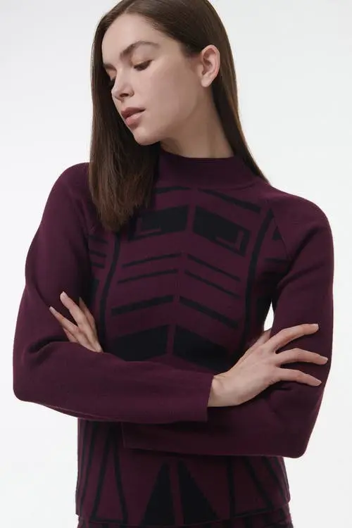 LEEM Geometric Jacquard Fitted Knit Top