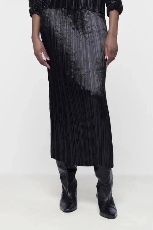 LEEM Fitted Plisse Maxi Skirt
