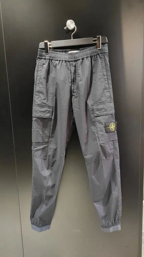 Stone Island Cargo Pants With Compass Logo - Blue