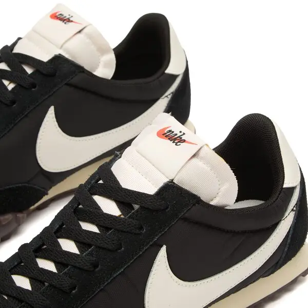 Nike Waffle Racer Og Sneaker - Black/sail-coconut Milk