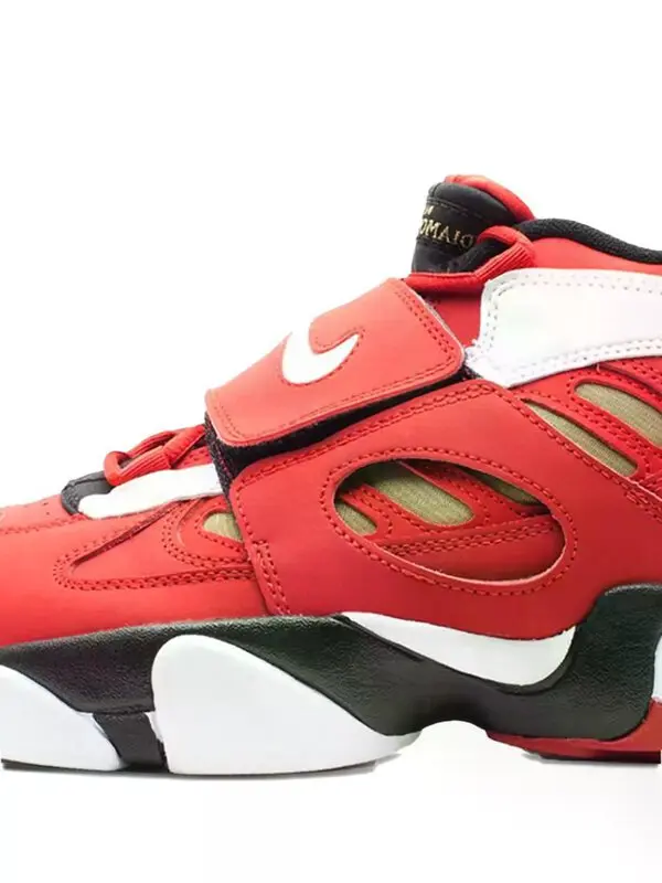 Nike Air Diamond Turf 2 Sneakers - Red