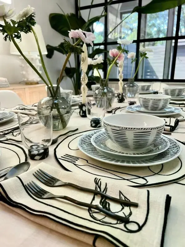 MISETTE Line Drawing Linen Placemats