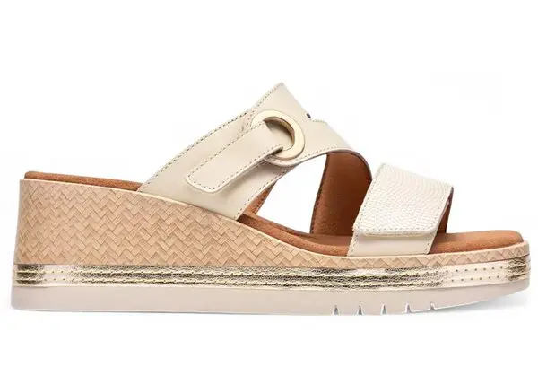Clarks Kidiki Cove Sandals - Cream Leather