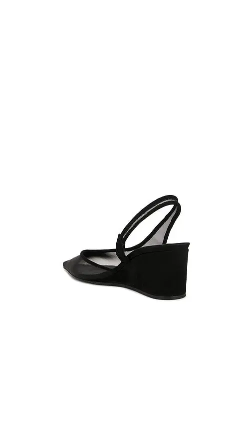LUCASHEVA Ilaria Pump