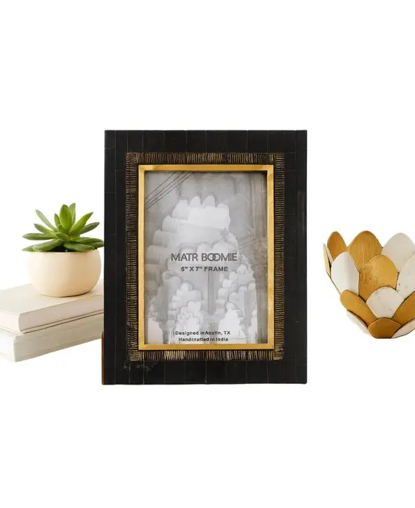 MATR BOOMIE Andhera Picture Frame