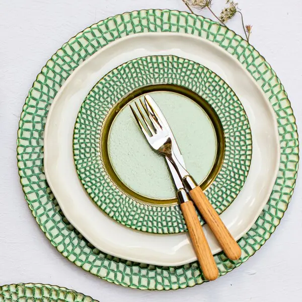 VIETRI Pelli Glass Charger - Green