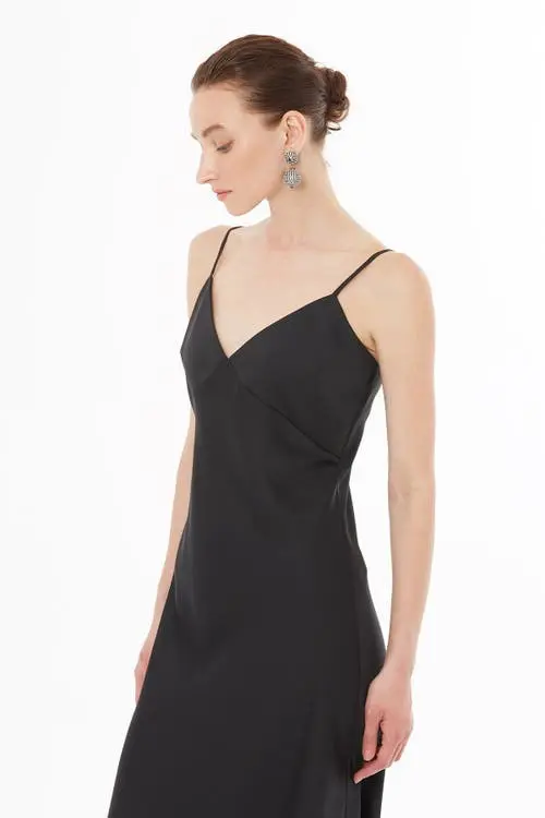 GIZIA Sleeveless Strappy V-neck Midi Dress