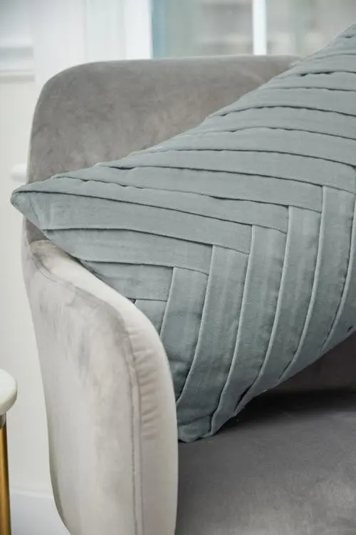 ELISABETH YORK Carine Decorative Throw Pillow Collection