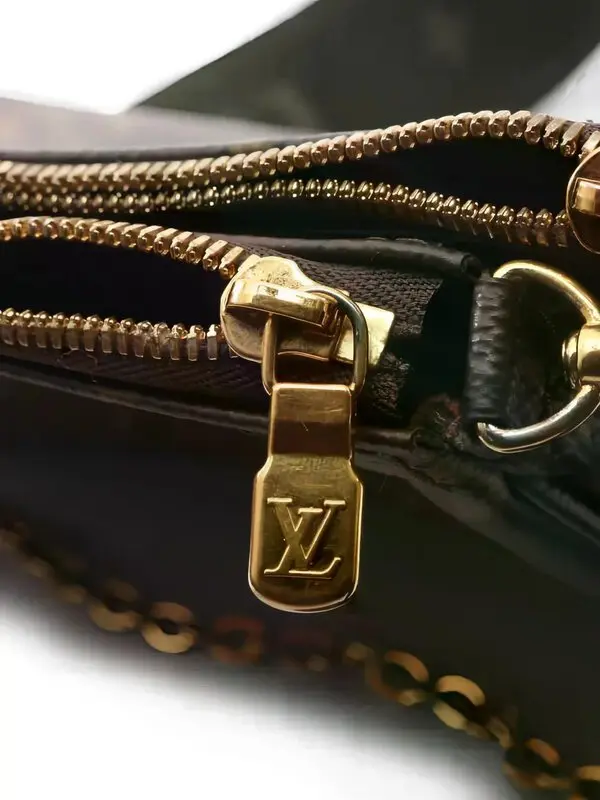 LOUIS VUITTON 2000s Monogram Shoulder Bag