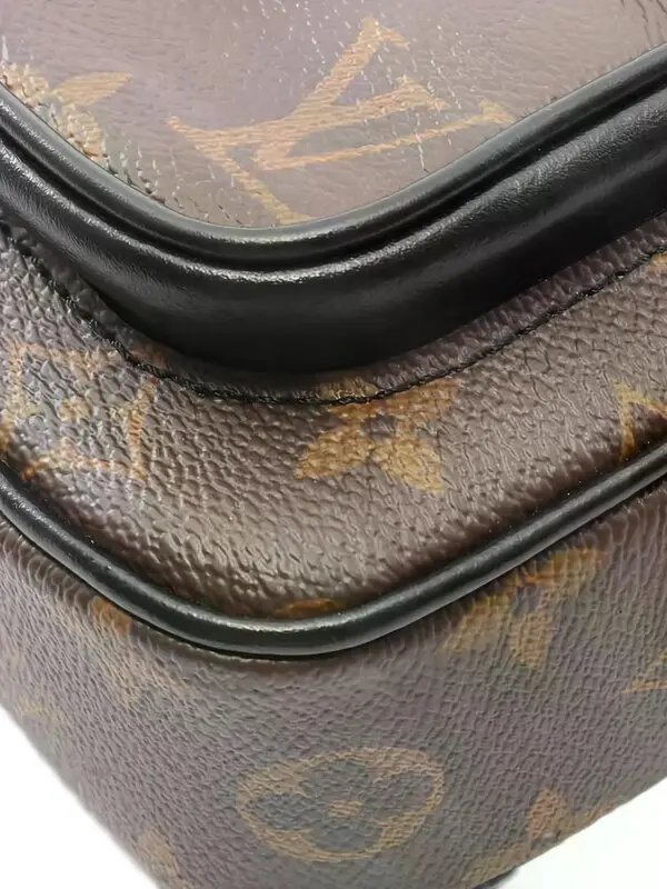 LOUIS VUITTON 2021 Christopher Wearable Monogram Messenger Bag - Brown