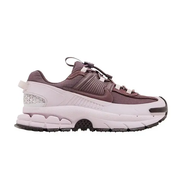 Nike Wmns Zoom Vomero Roam Winterized - Brown