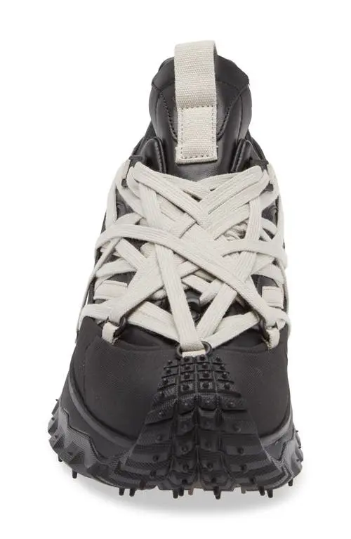 Moncler Trailgrip Megalace Low-top Sneakers - Black