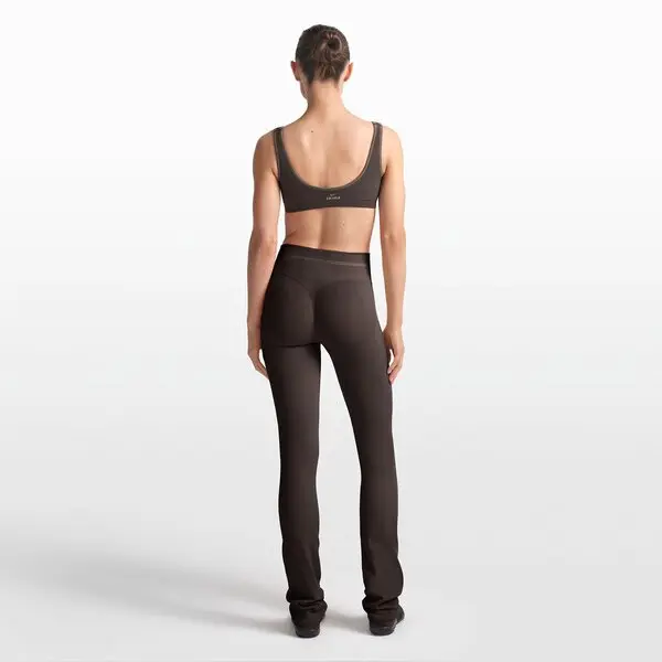 SKIMS 34" Straight Legging Phoenix | Deep Neutral | | Nike Ribbed Seamless