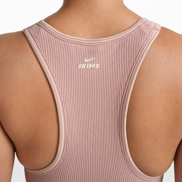SKIMS Racer Front Bra Himalayan | Pink | | Nike Ribbed Seamless - Himalayan/ecru