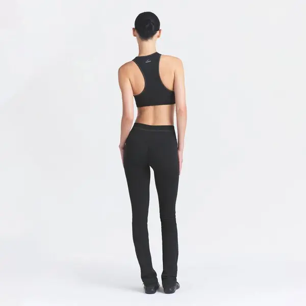 SKIMS Racer Front Bra | Black | | Nike Ribbed Seamless - Obsidian
