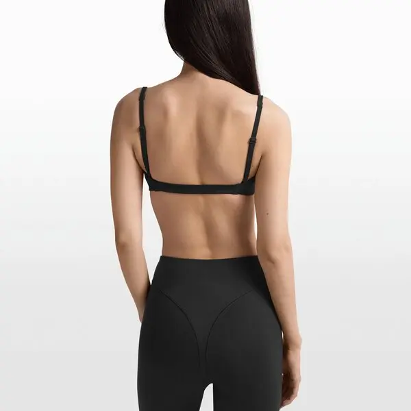 SKIMS Micro Bra | Deep Neutral | | Nike Matte - Obsidian