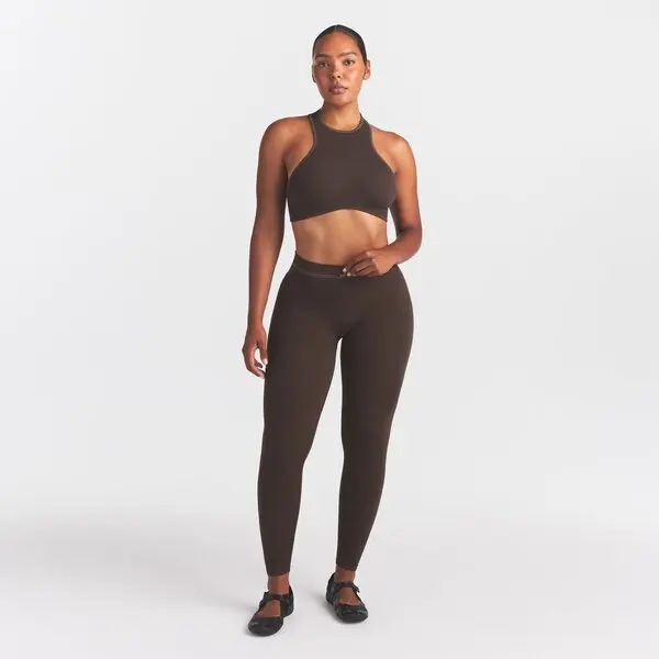SKIMS Racer Front Bra | Deep Neutral | | Nike Ribbed Seamless - Phoenix