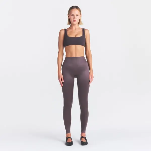 SKIMS Micro Scoop Bra | Deep Neutral | | Nike Ribbed Seamless - Phoenix
