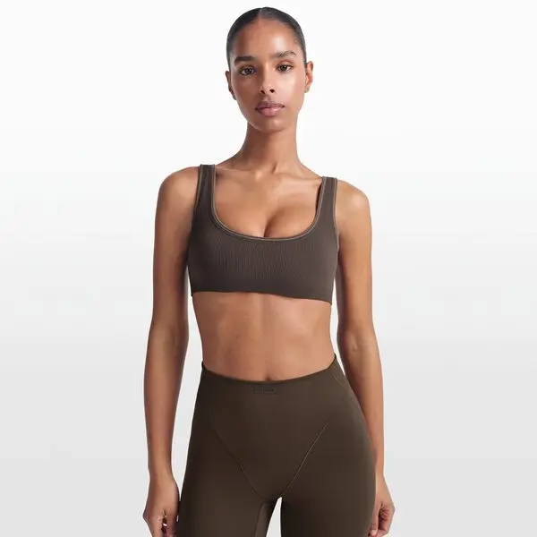 SKIMS Micro Scoop Bra Phoenix | Deep Neutral | | Nike Ribbed Seamless - Phoenix/truffle