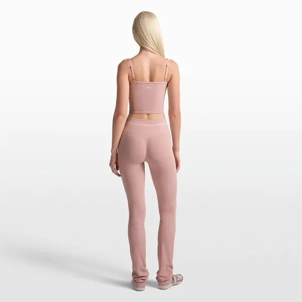 SKIMS 34" Straight Legging Himalayan | Pink | | Nike Ribbed Seamless