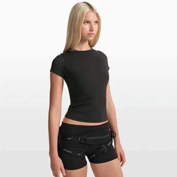 SKIMS Ribbed Seamless Baby T-shirt - Obsidian/armor